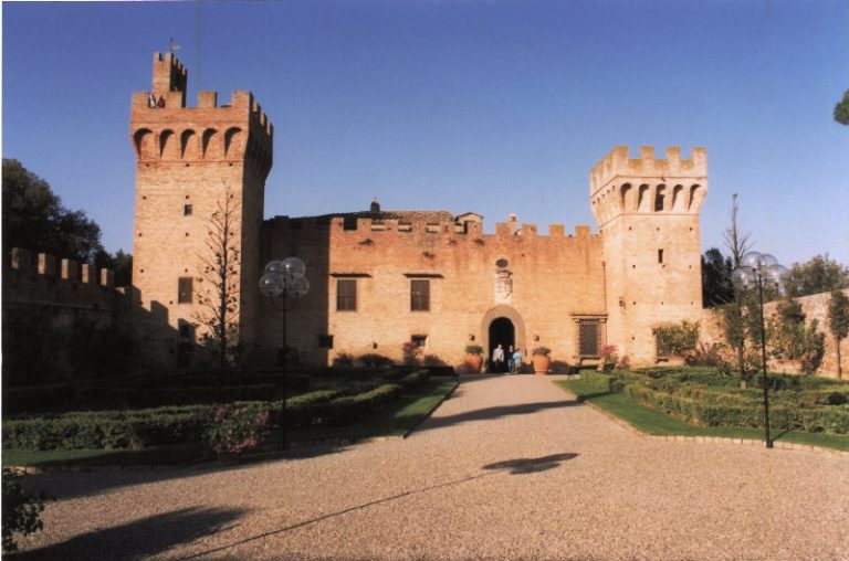 Passeggiata per tutti alla scoperta del Castello di Oliveto - gonews.it