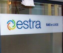 Luce e gas: Estra apre un nuovo punto assistenza clienti a Firenze ...