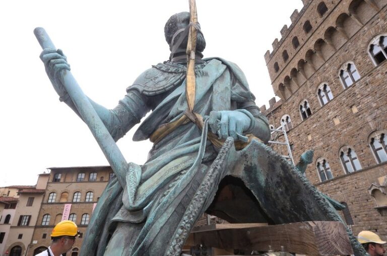 cosimo_cavallo_restauro_statua_piazza_signoria_firenze_12 - gonews.it