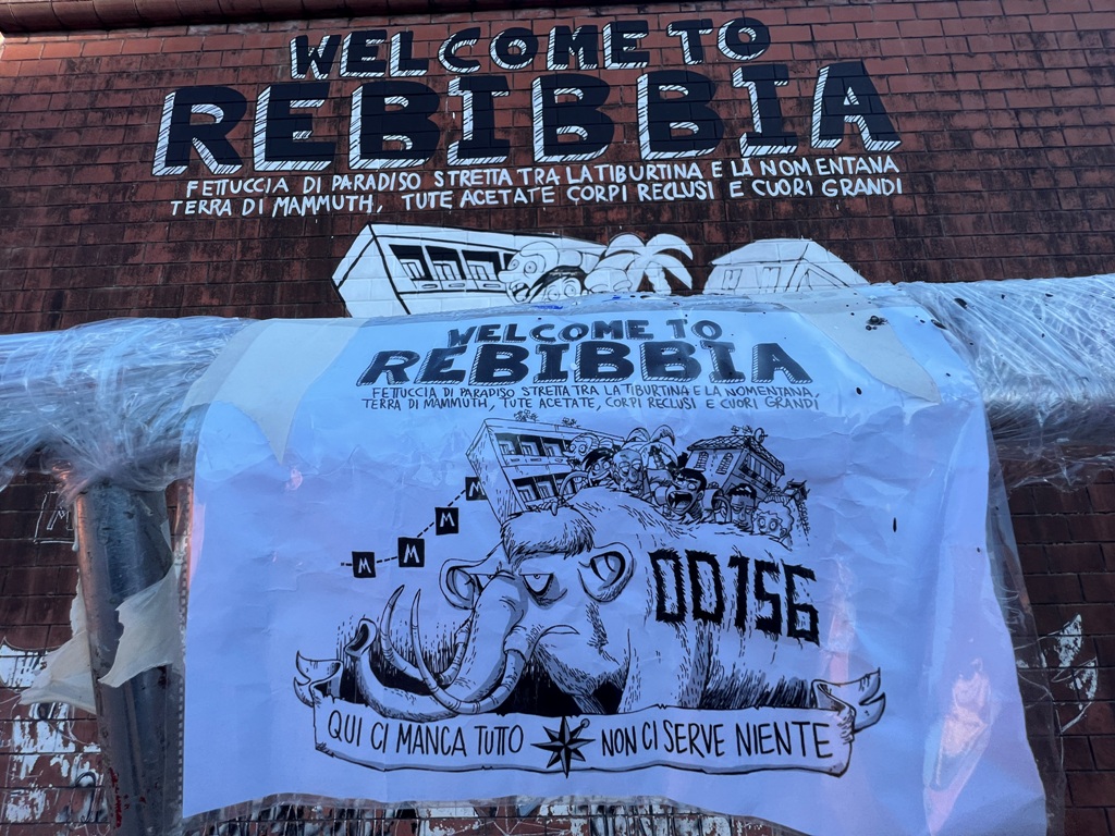 Artista toscana restaura il Mammuth di Rebibbia firmato Zerocalcare