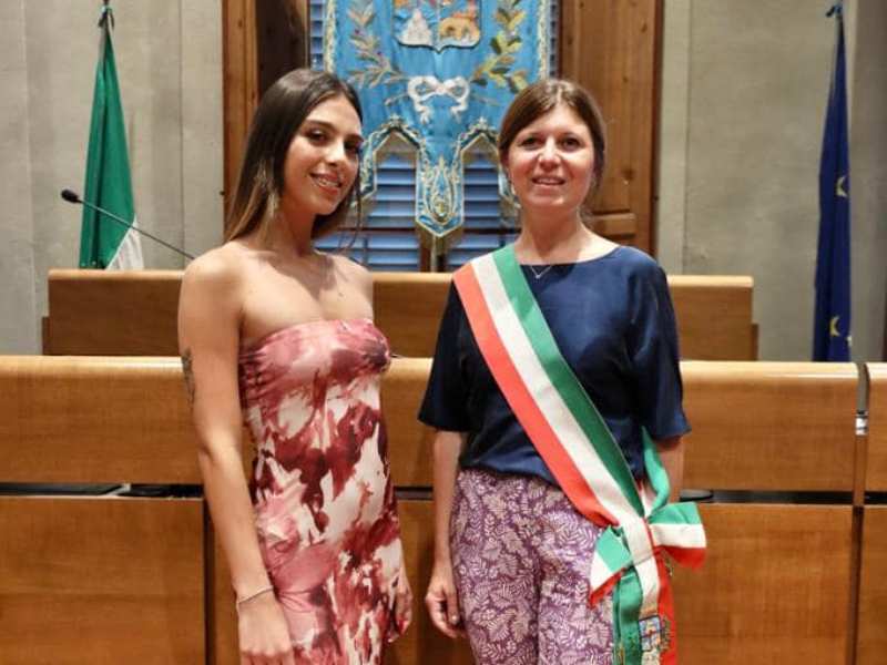 Federica Pinzani in corsa per Miss Toscana: il saluto della sindaca di ...