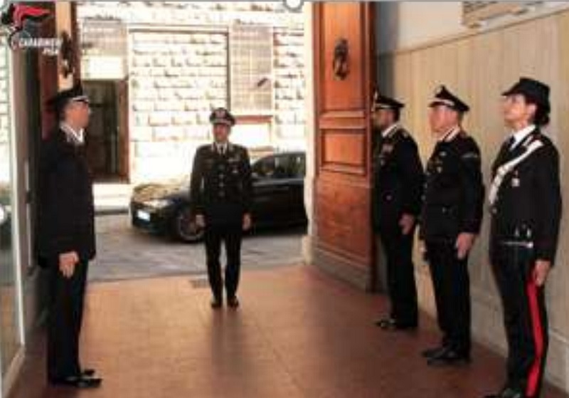Il Generale Lorenzo Falferi visita il Comando Provinciale dei ...