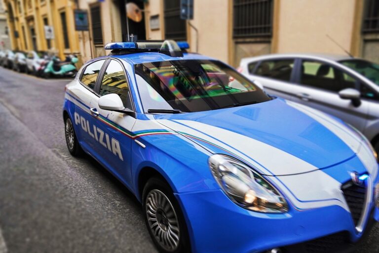 Scontri a Seano: cinque agenti feriti, tre imprenditori arrestati ...