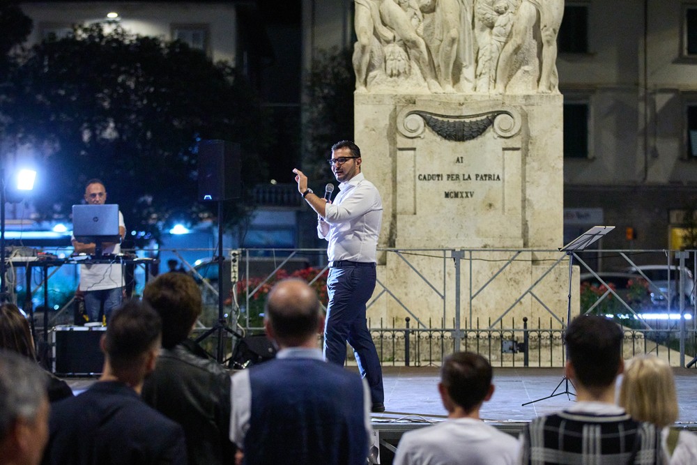 Comizio di fine campagna elettorale per Poggianti: "Noi il cambiamento ...