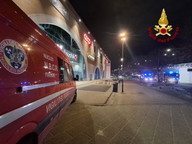 Tramvia, lavori notturni a Novoli per sostituire l'appoggio del ponte ...