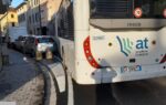 Ponsacco, dieci bus bloccati da un'auto in sosta vietata - gonews.it